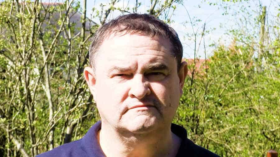 How to Film in Direct Sunlight: Use light modifiers – DIY Video Studio